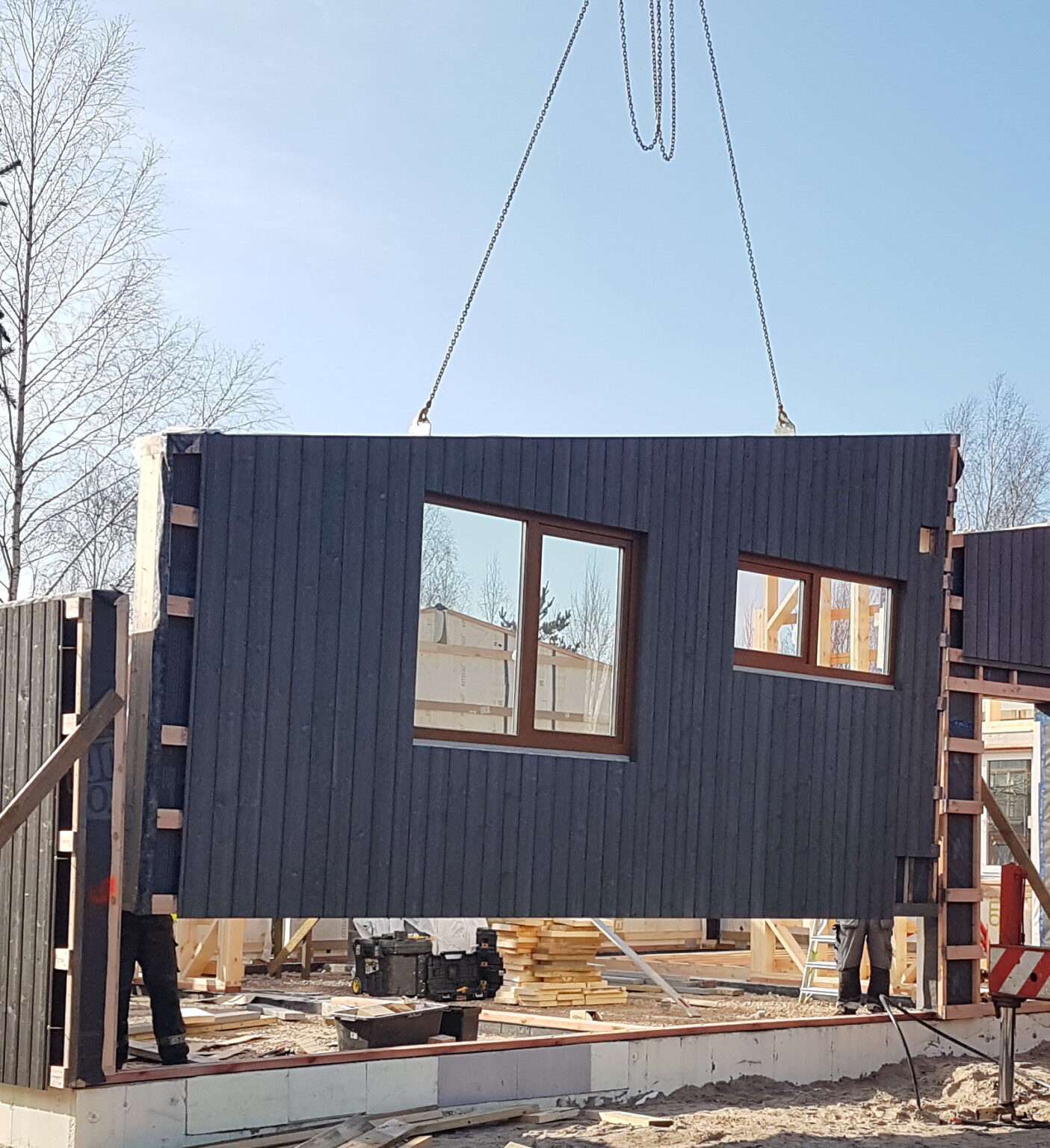 KOKA PANEĻU MĀJAS - WOOD PANEL HOUSES